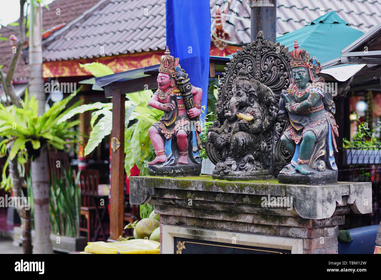 Indonesian characteristic statue Stock Photo - Alamy