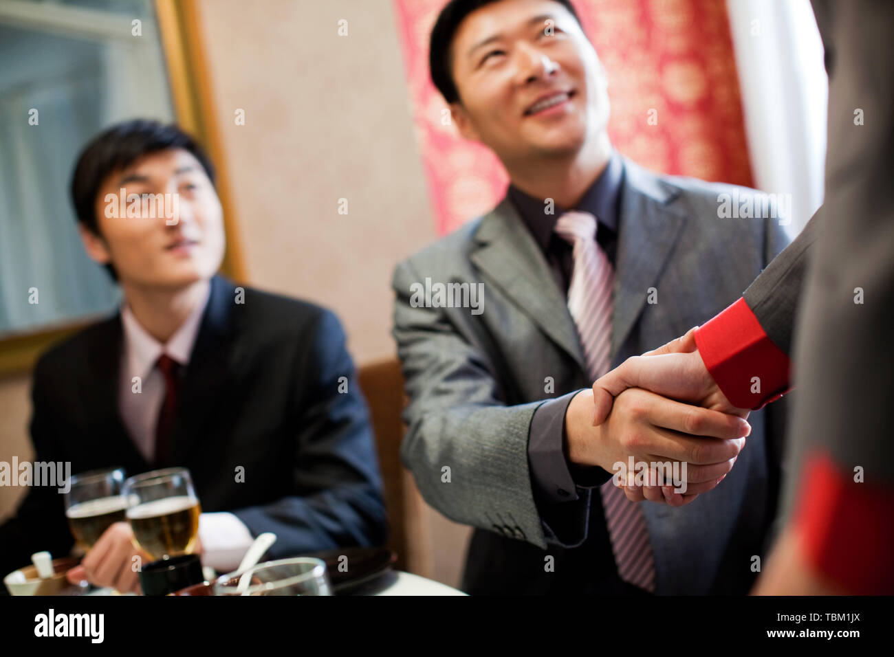 Business people meet for the first time Stock Photo - Alamy