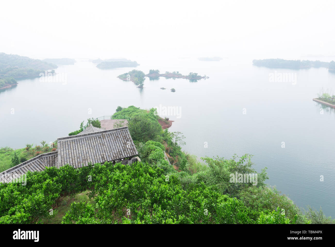 Sky scenery qiandao lake hi-res stock photography and images - Alamy