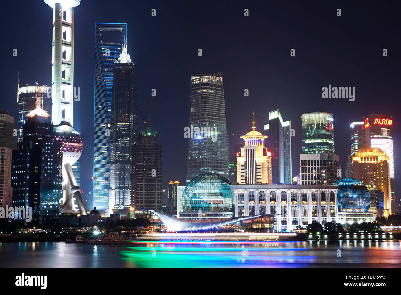 Architectural beauty on both sides of the Pujiang River in Shanghai ...