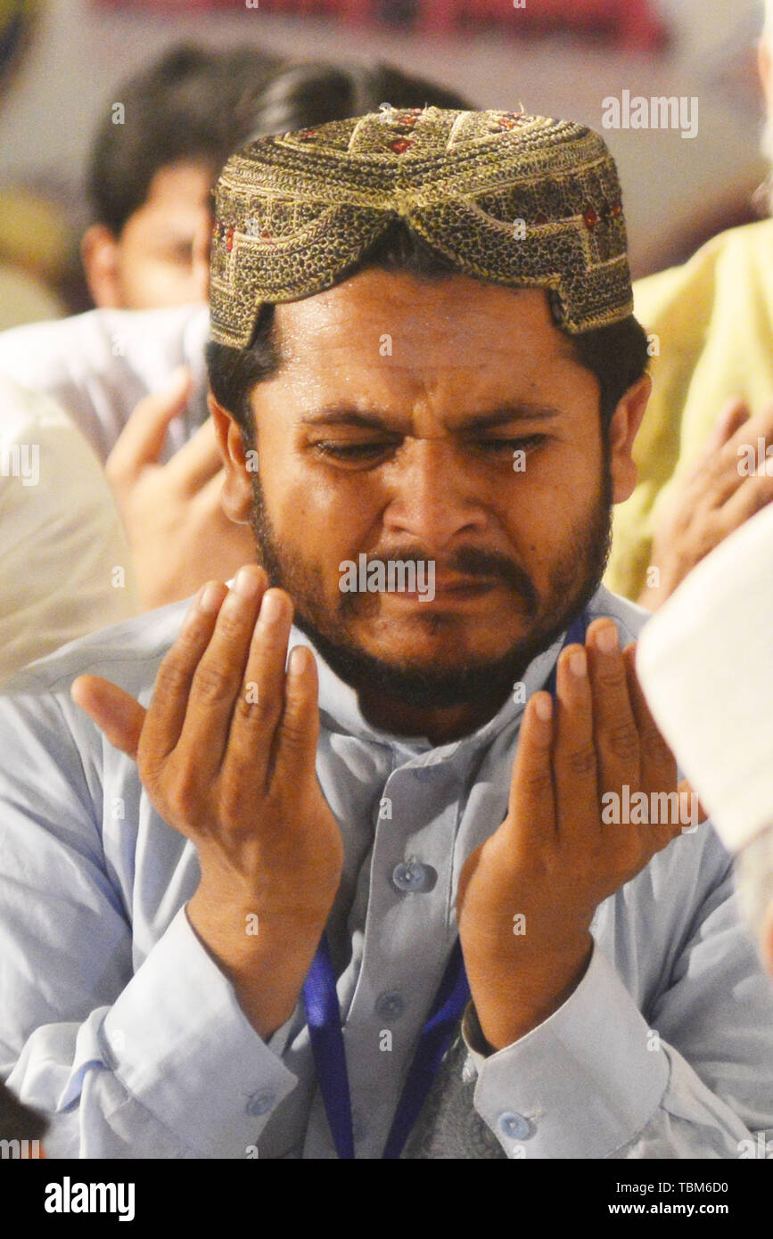 Khateeb Imam of historical Badshahi Mosque Hazrat Molana Syed Muhammad Abd-ul-Khabir Azad ...