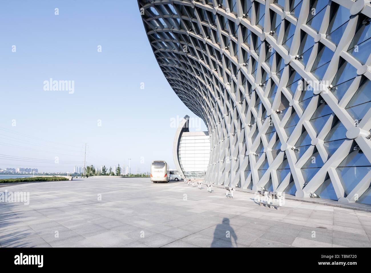 clear skyline and empty ground front of modern buildings Stock Photo ...