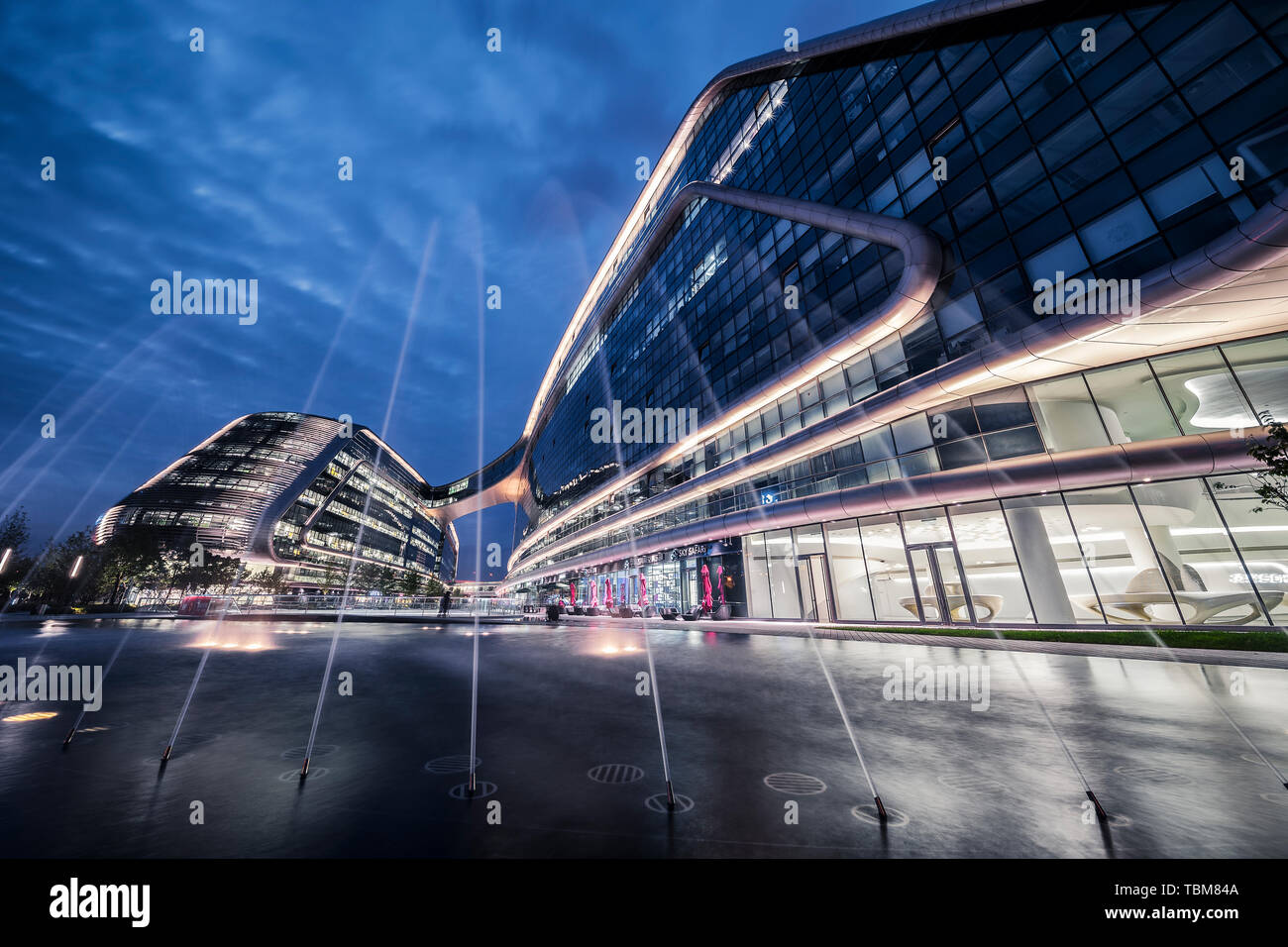 Sky soho shanghai hi-res stock photography and images - Alamy