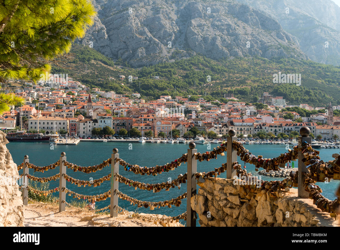 Love lock on the bridge on the sea coast Stock Photo - Alamy