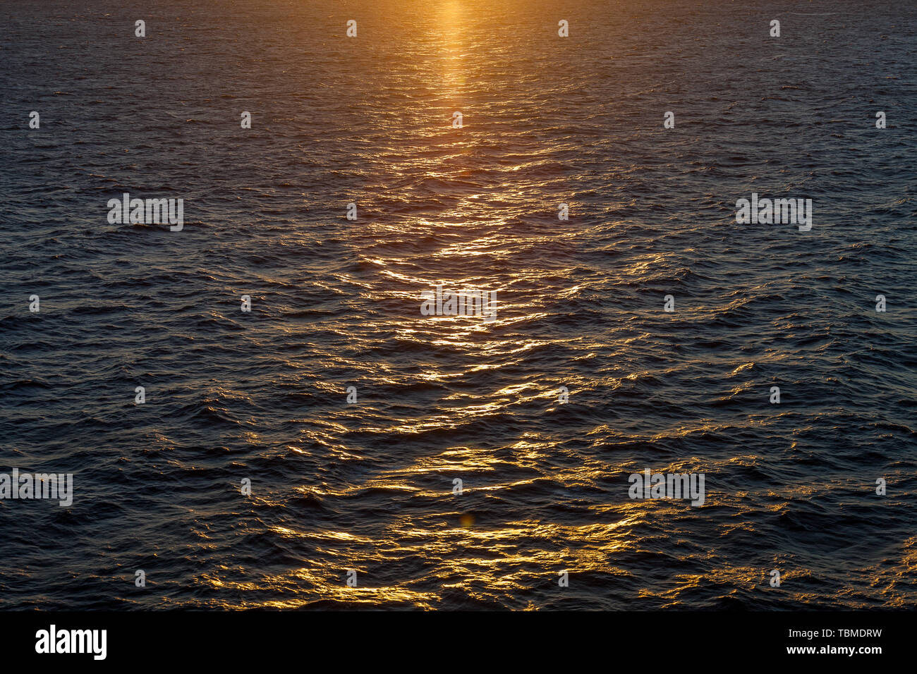 Reflections on waves hi-res stock photography and images - Alamy