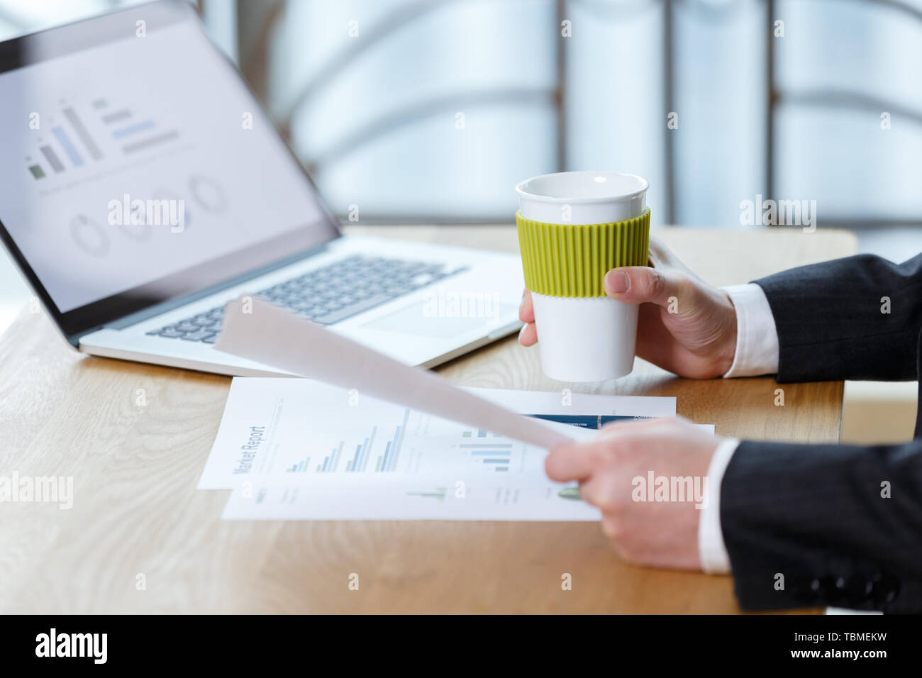 Comment financial reports Stock Photo - Alamy