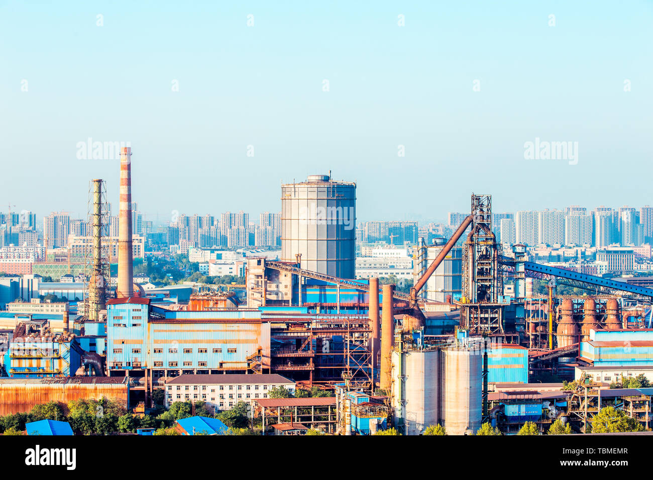 High rise building cooling tower hi-res stock photography and images ...