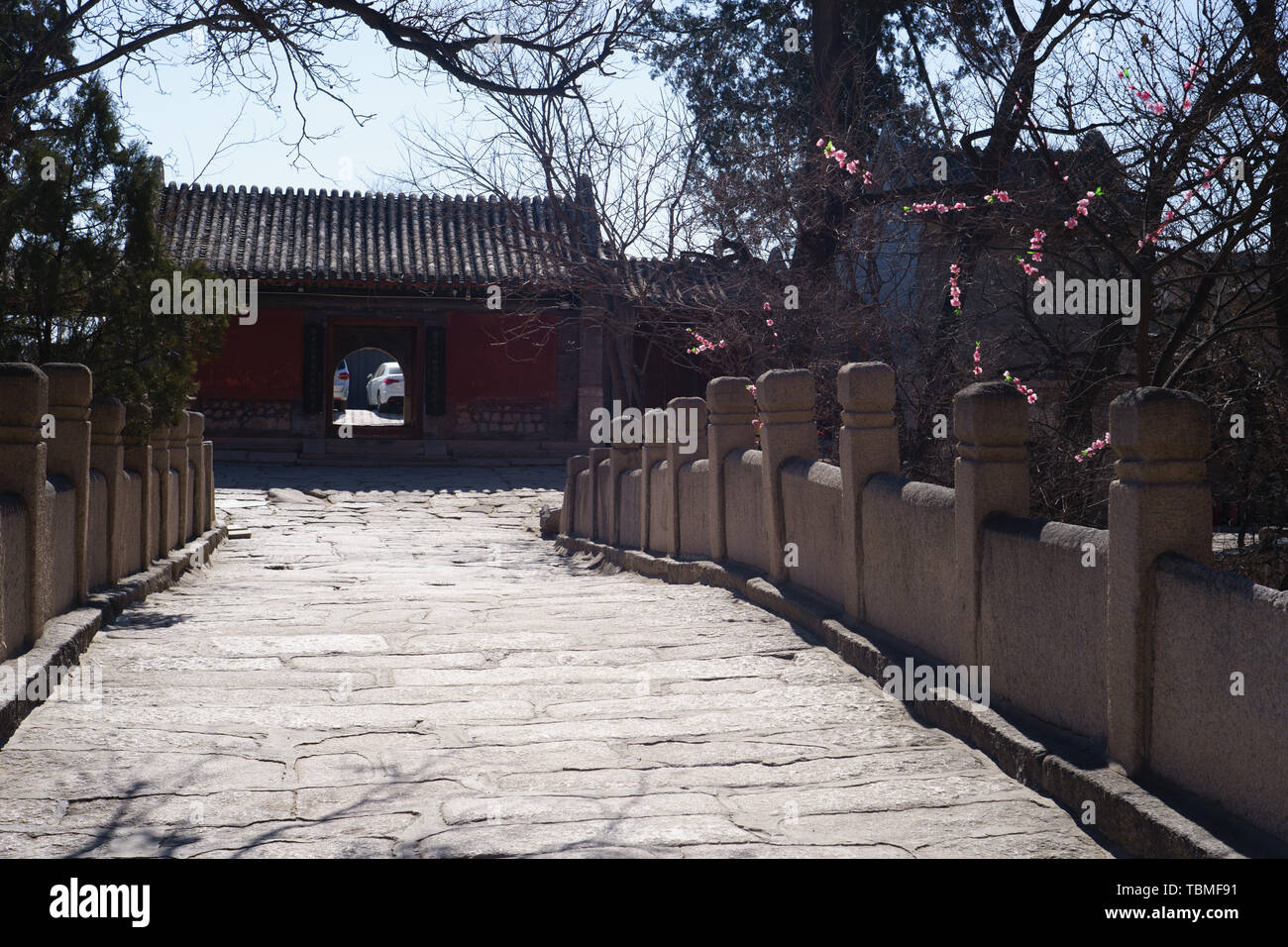 Temple no one touristy buildings hi-res stock photography and images ...