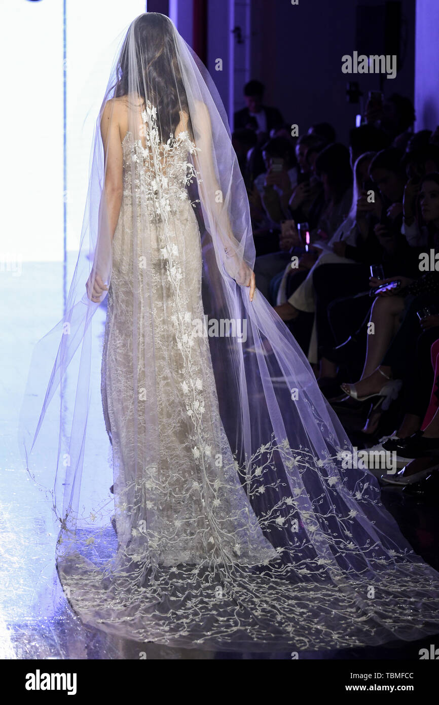 Plus Size Model 2019 High Resolution Stock Photography and Images - Alamy