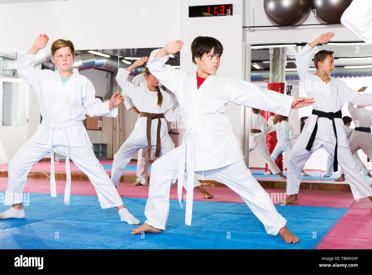 Kids karate tournament hi-res stock photography and images - Alamy