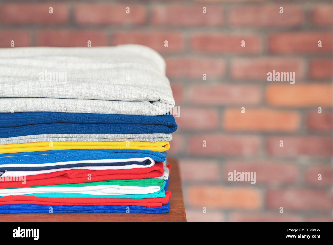 Folded laundry hi-res stock photography and images - Alamy