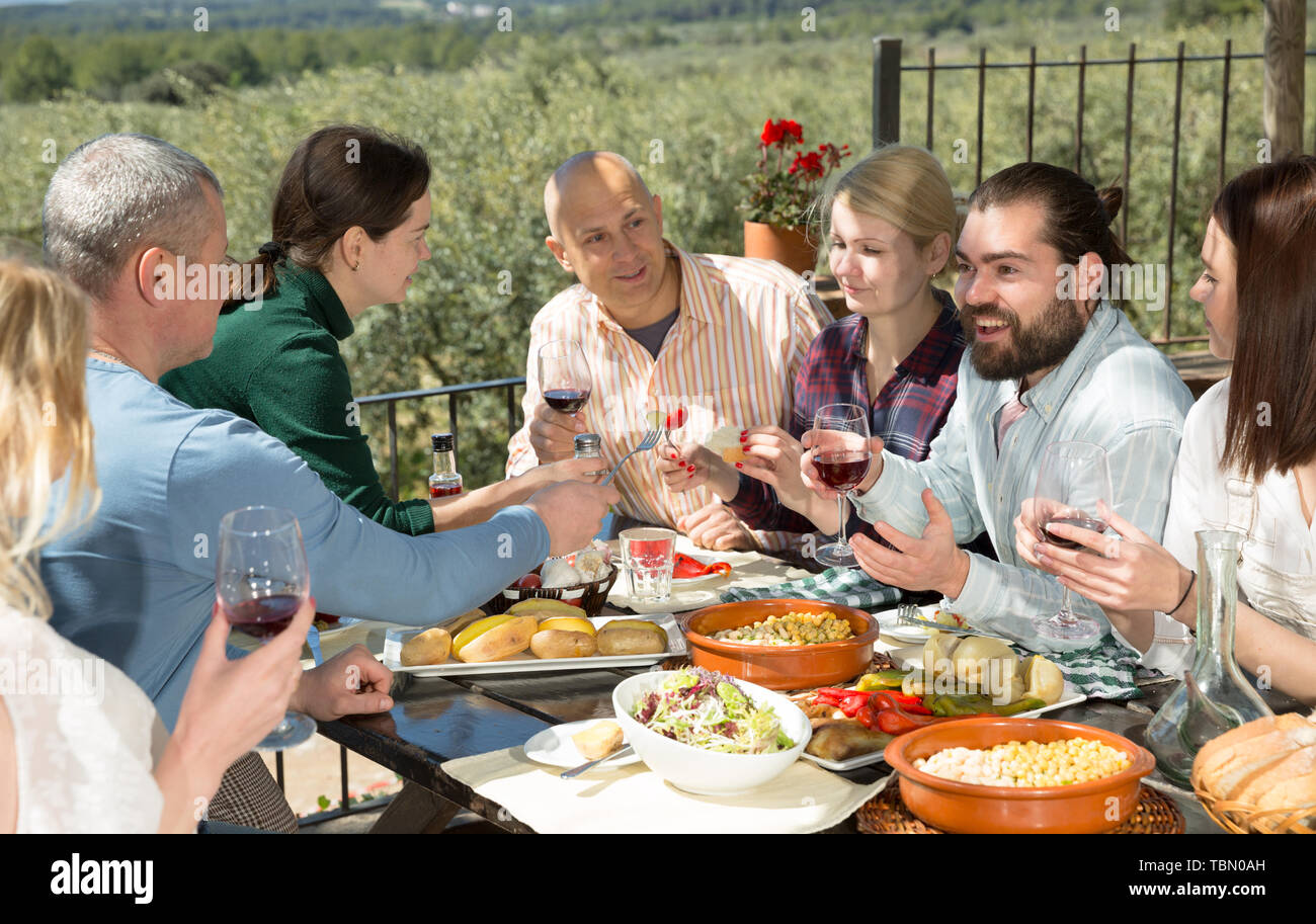 Restaurant table six people hi-res stock photography and images - Alamy