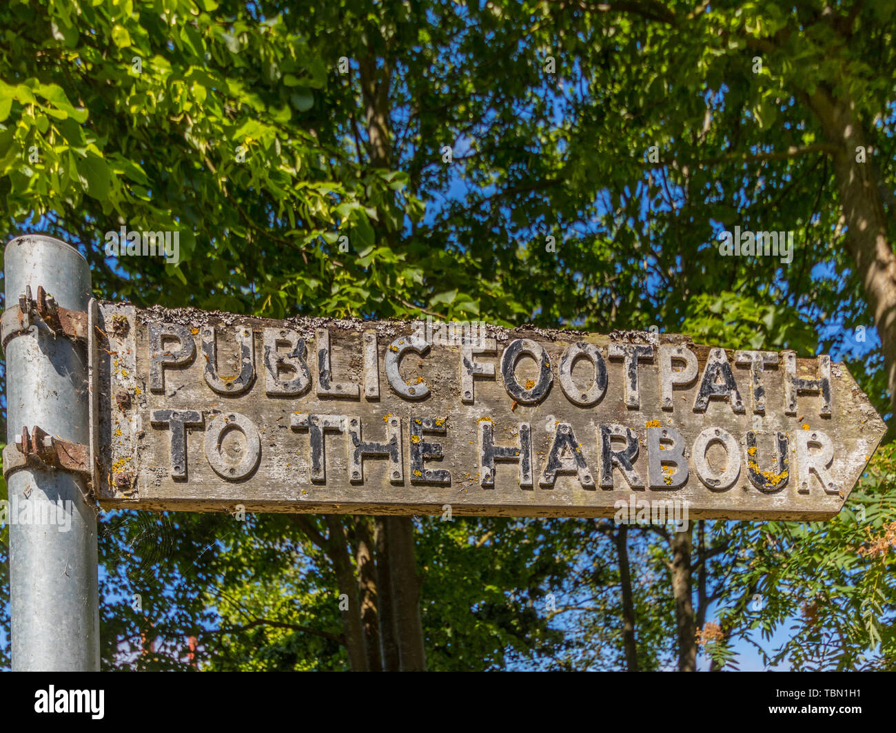 Public footpath sign to Pagham Harbour, West Sussex, UK Stock Photo - Alamy