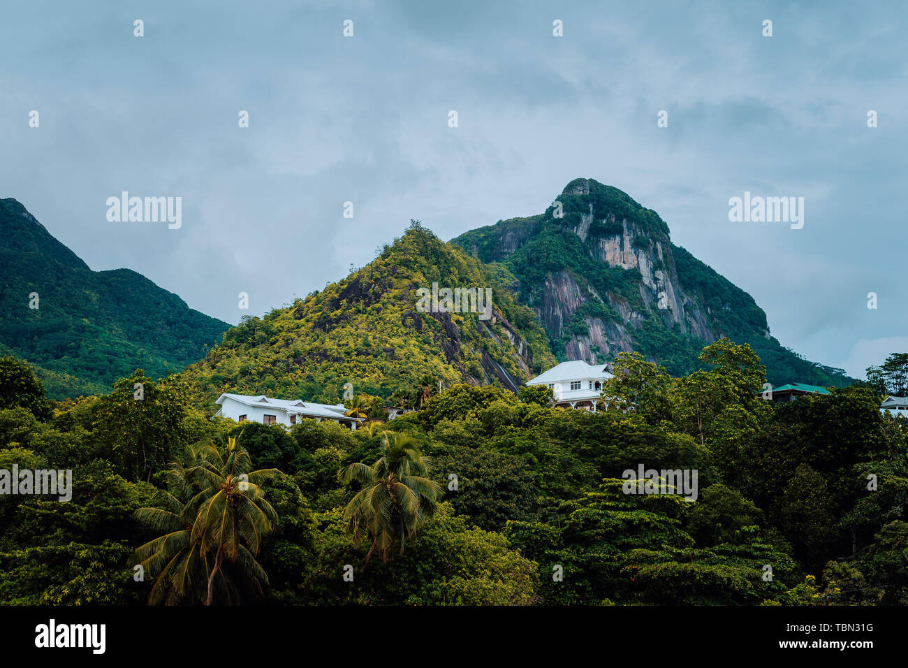 Mountains in seychelles hi-res stock photography and images - Alamy