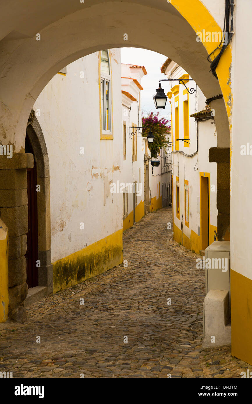 Streets in evora hi-res stock photography and images - Alamy
