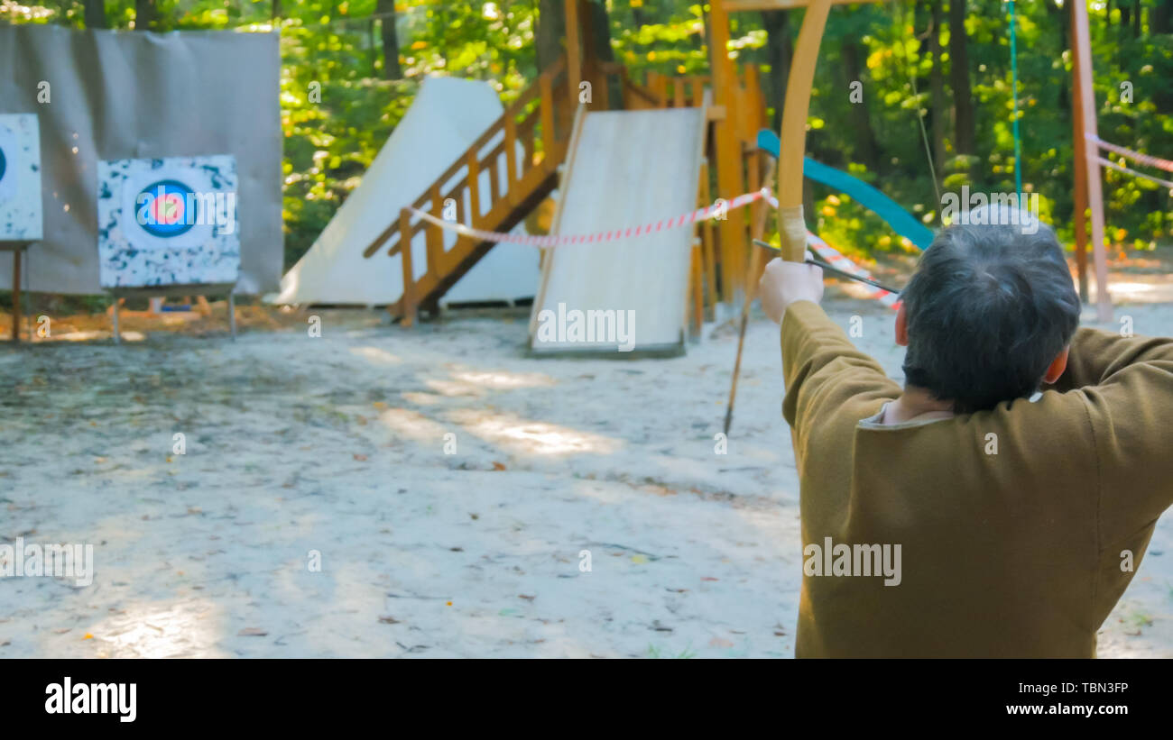 Medieval archer practice hi-res stock photography and images - Alamy