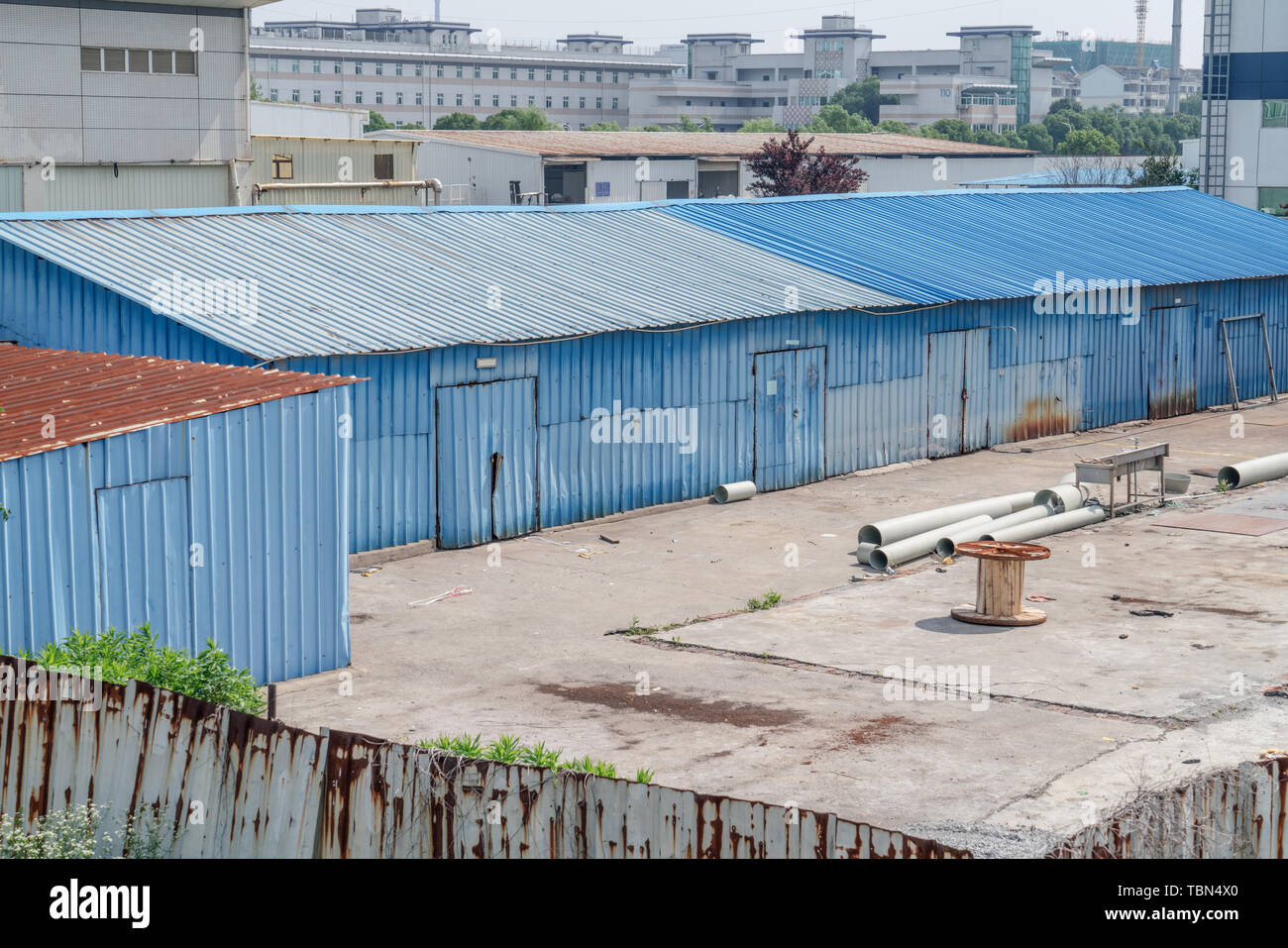 Heavy duty large scale design system hi-res stock photography and ...