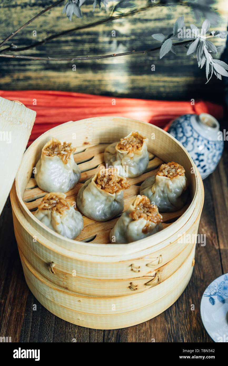 Golden roast wheat Stock Photo - Alamy