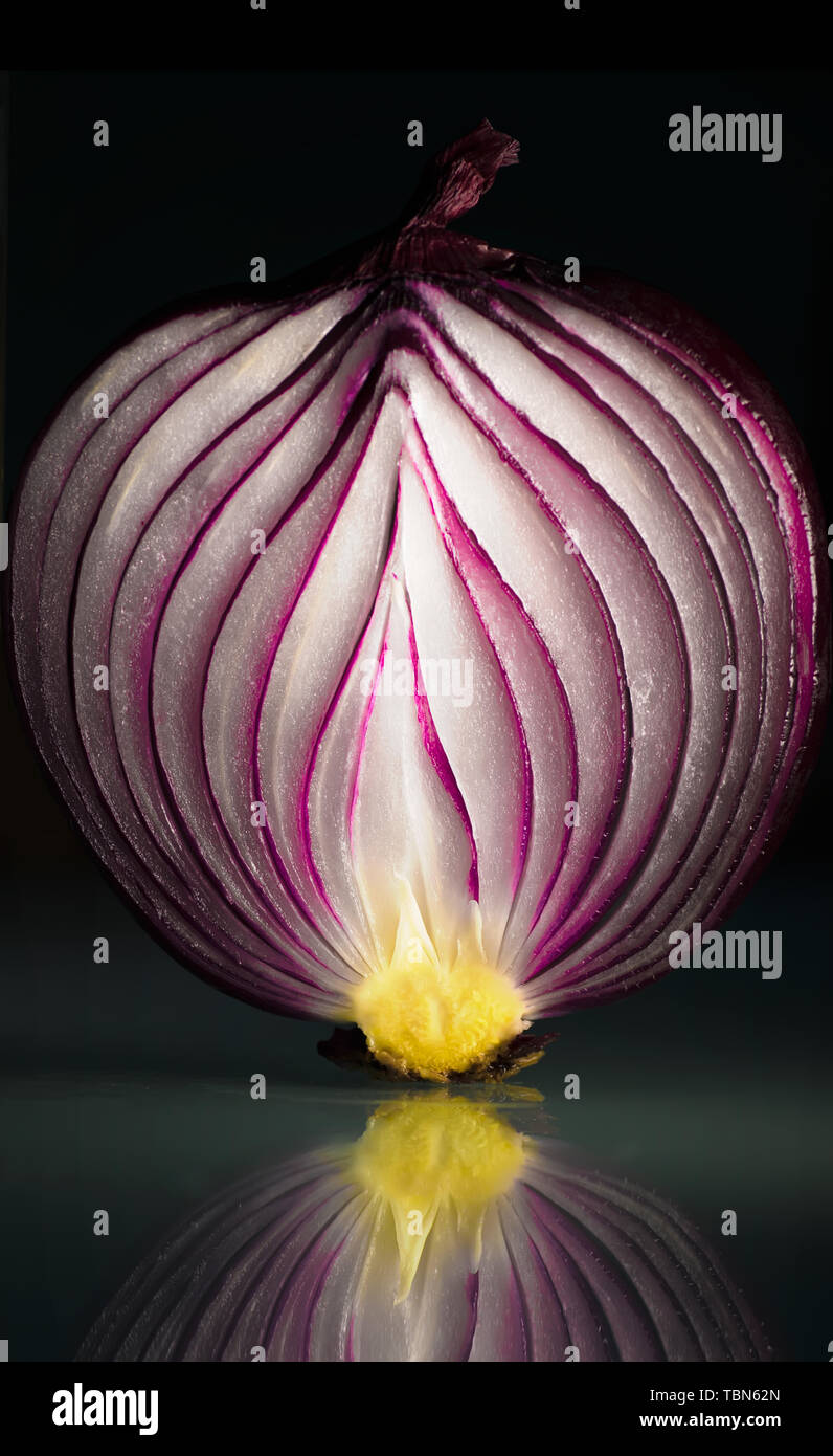 Heart onion hi-res stock photography and images - Alamy