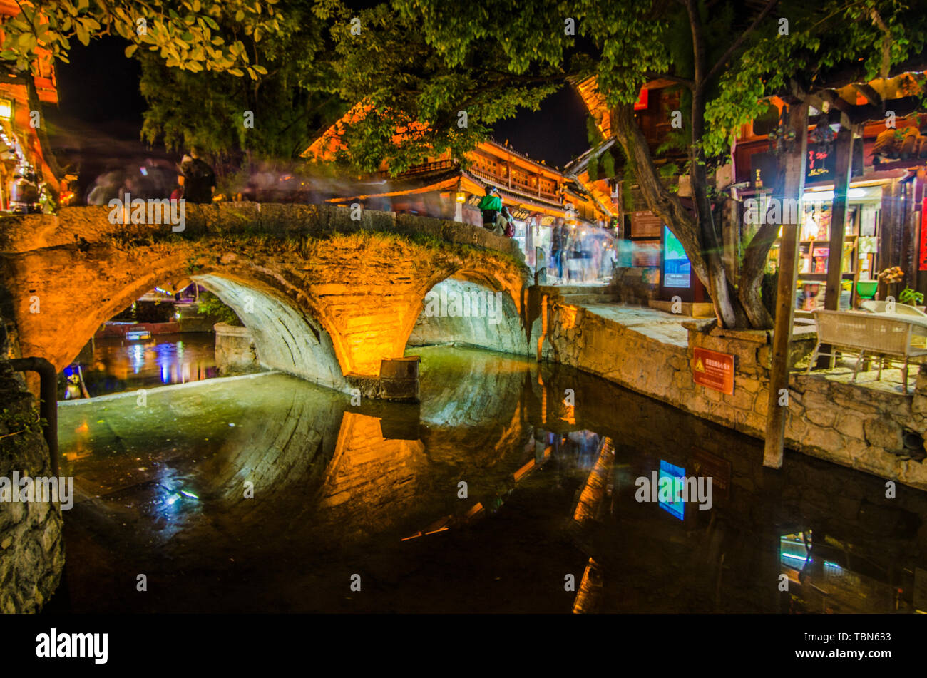 Old City Night - Lijiang Stock Photo - Alamy