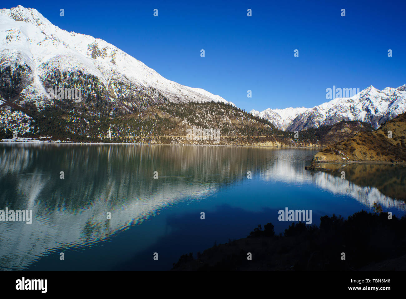 Lianwu Lake Sichuan-Tibet Stock Photo - Alamy
