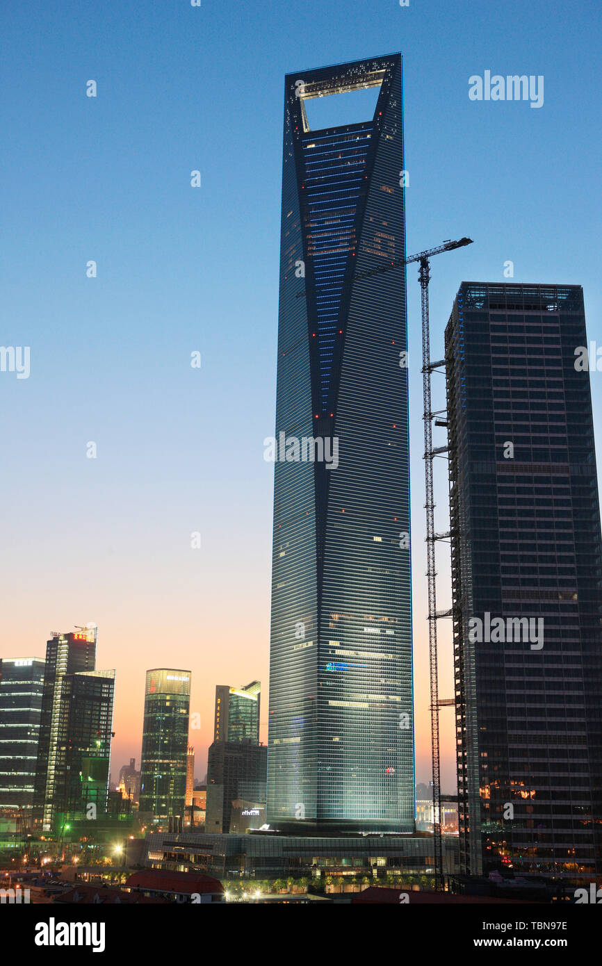 Architectural beauty on both sides of the Pujiang River in Shanghai ...