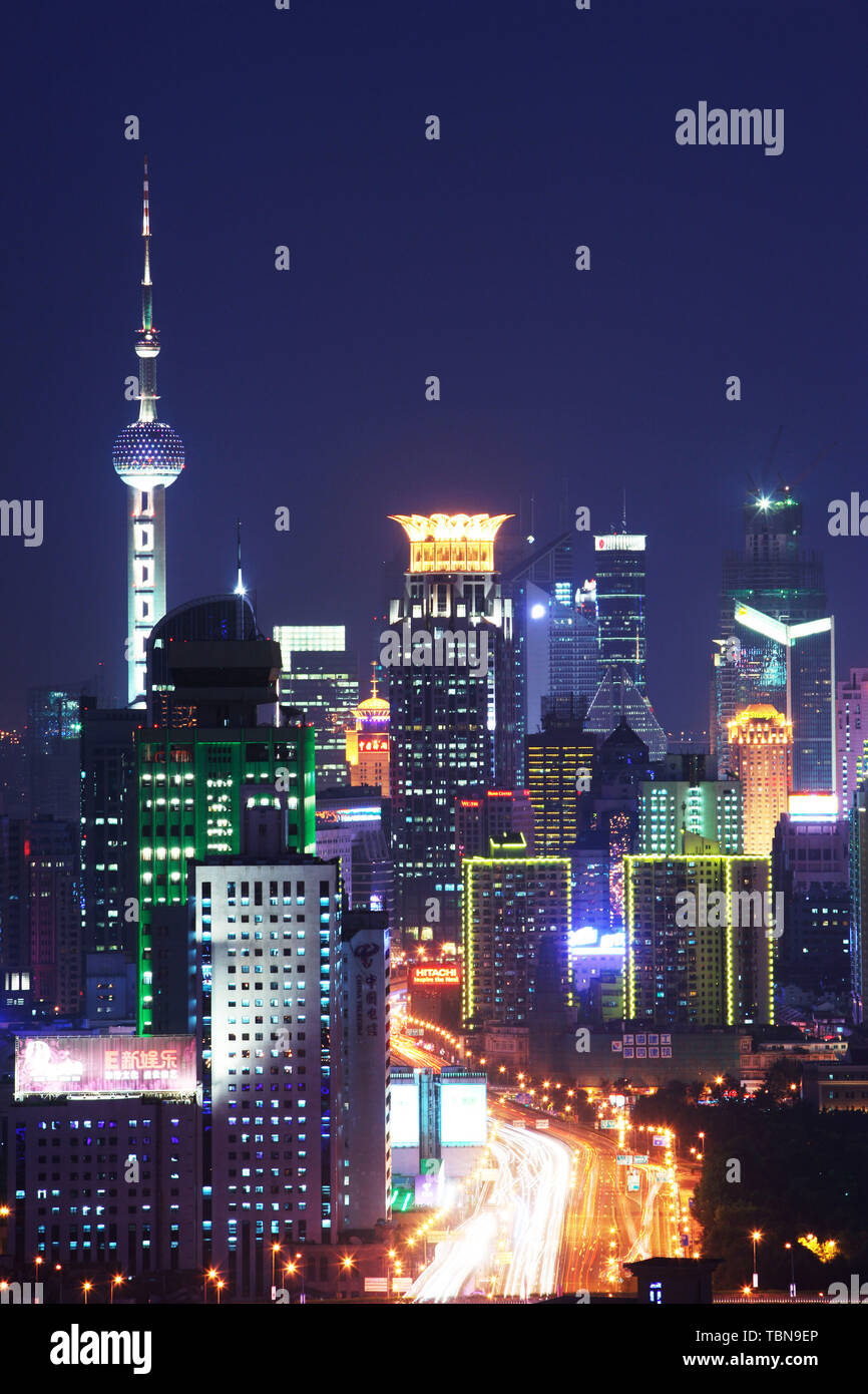 Architectural beauty on both sides of the Pujiang River in Shanghai ...