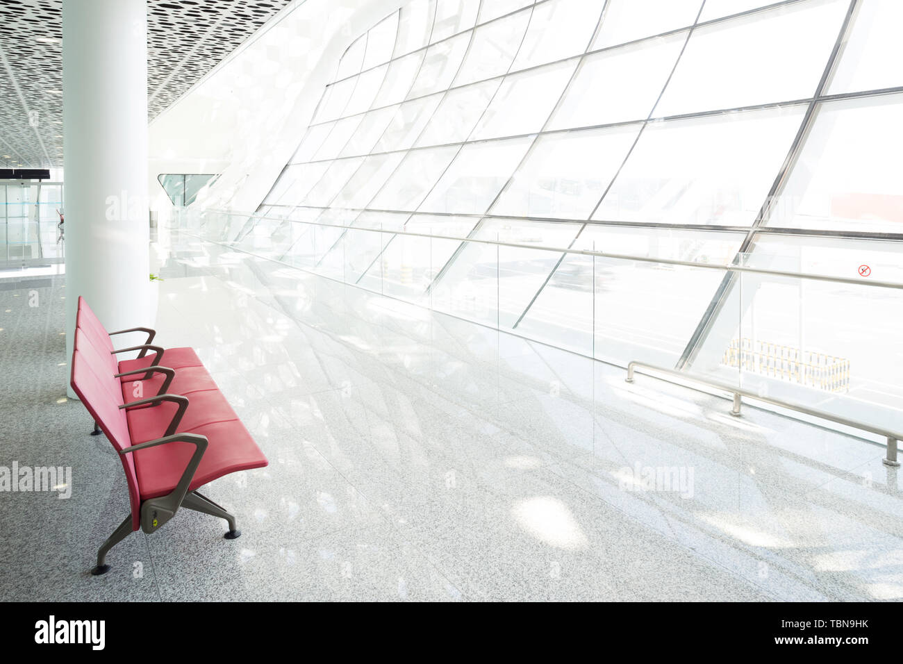 Modern commercial vestibule hi-res stock photography and images - Alamy