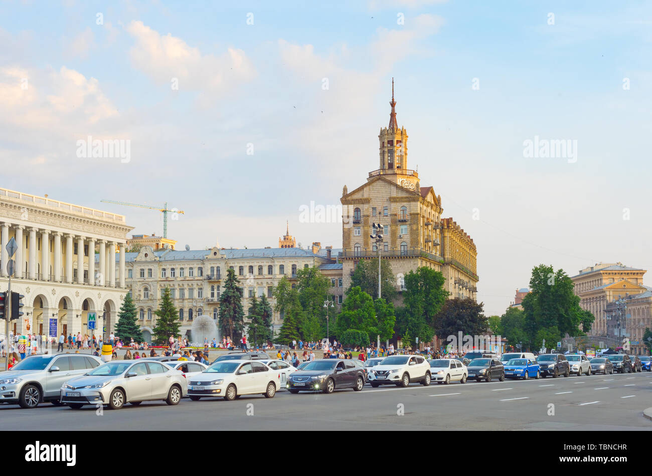 KIEV, UKRAINE - MAY 31, 2019: Traffic jam on a road on Khreschatyk ...