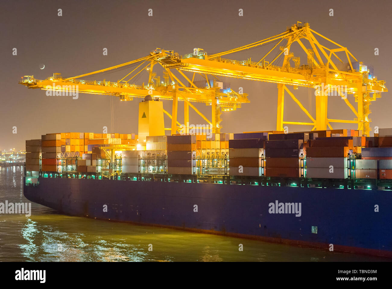 Spain shipping container hi-res stock photography and images - Alamy
