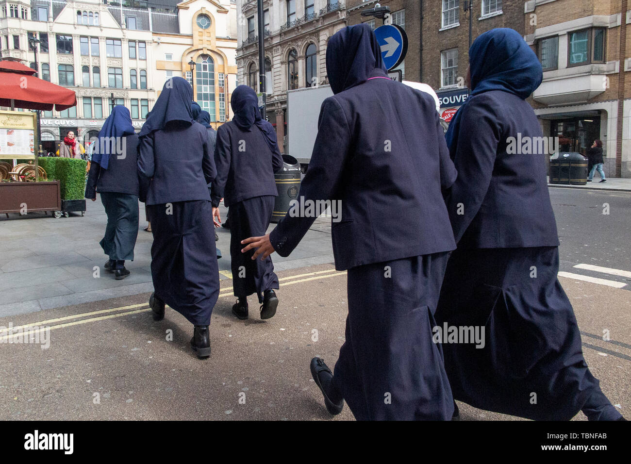 Muslim girls in school uniform hi-res stock photography and images - Alamy