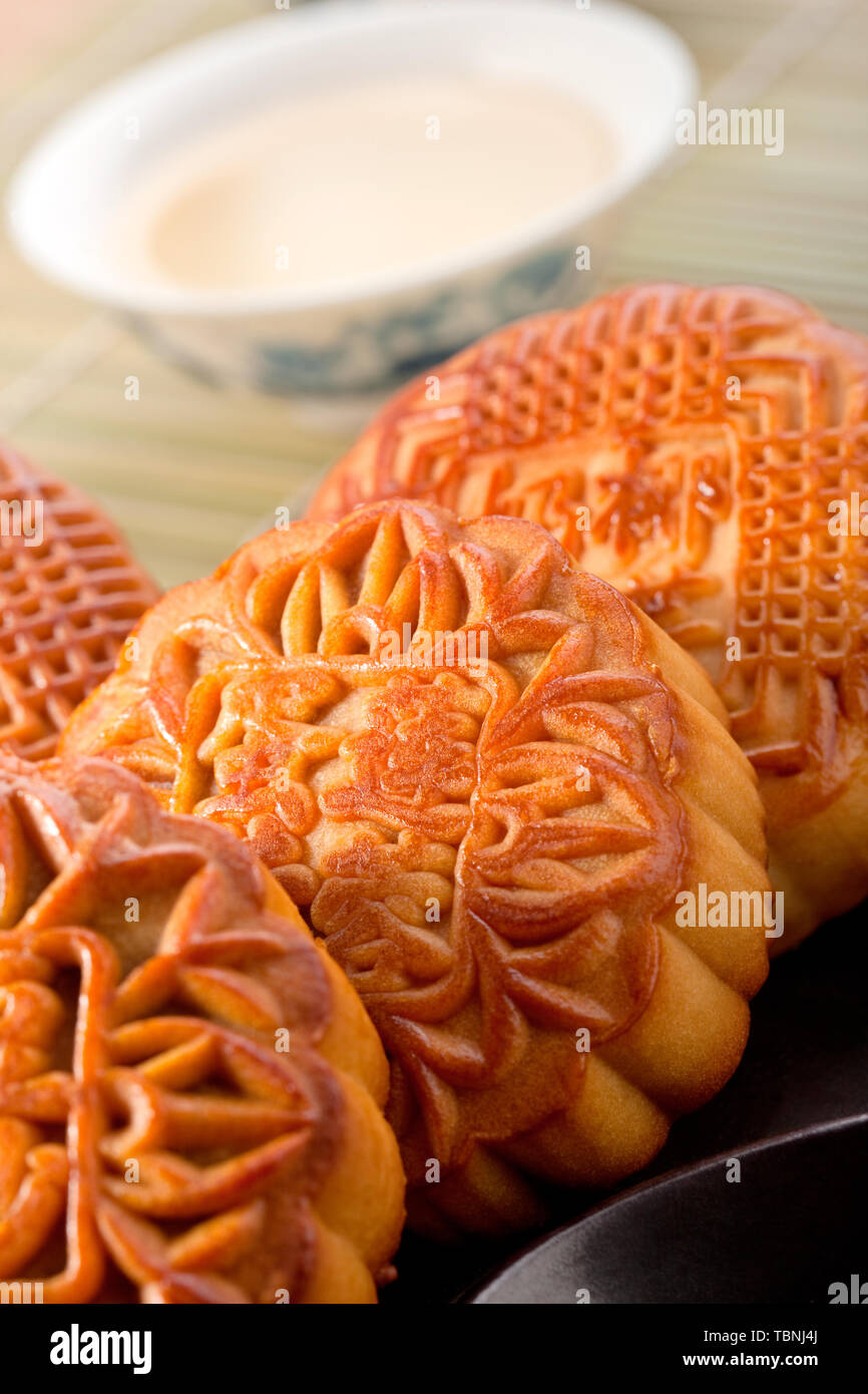 Traditional moon cakes for the Mid-Autumn Festival Stock Photo - Alamy