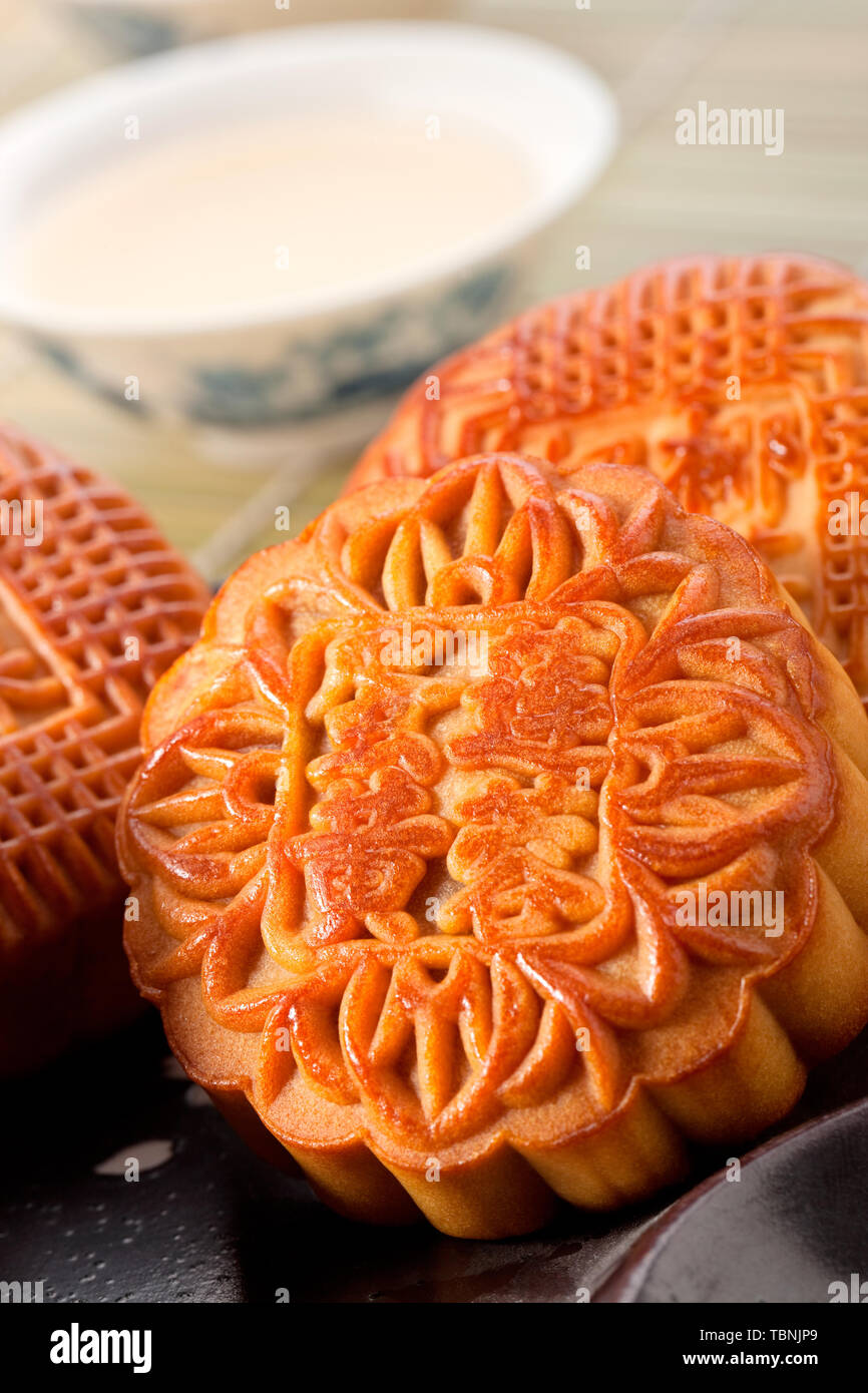 Traditional moon cakes for the Mid-Autumn Festival Stock Photo - Alamy