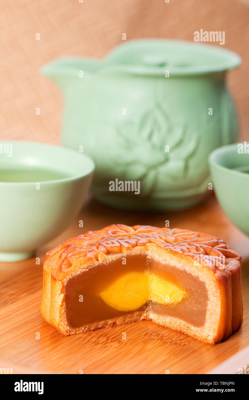Traditional moon cakes for the Mid-Autumn Festival Stock Photo - Alamy