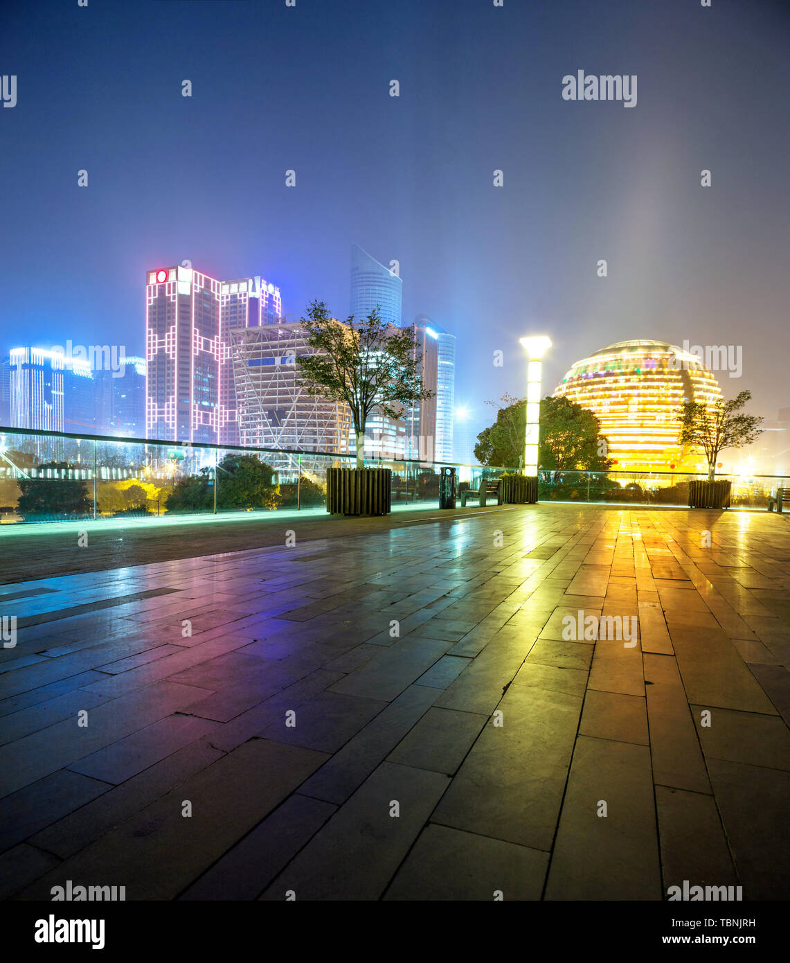 Night scene of modern building Stock Photo - Alamy