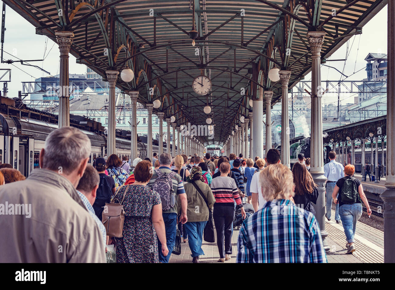 Tour group on platform hi-res stock photography and images - Alamy