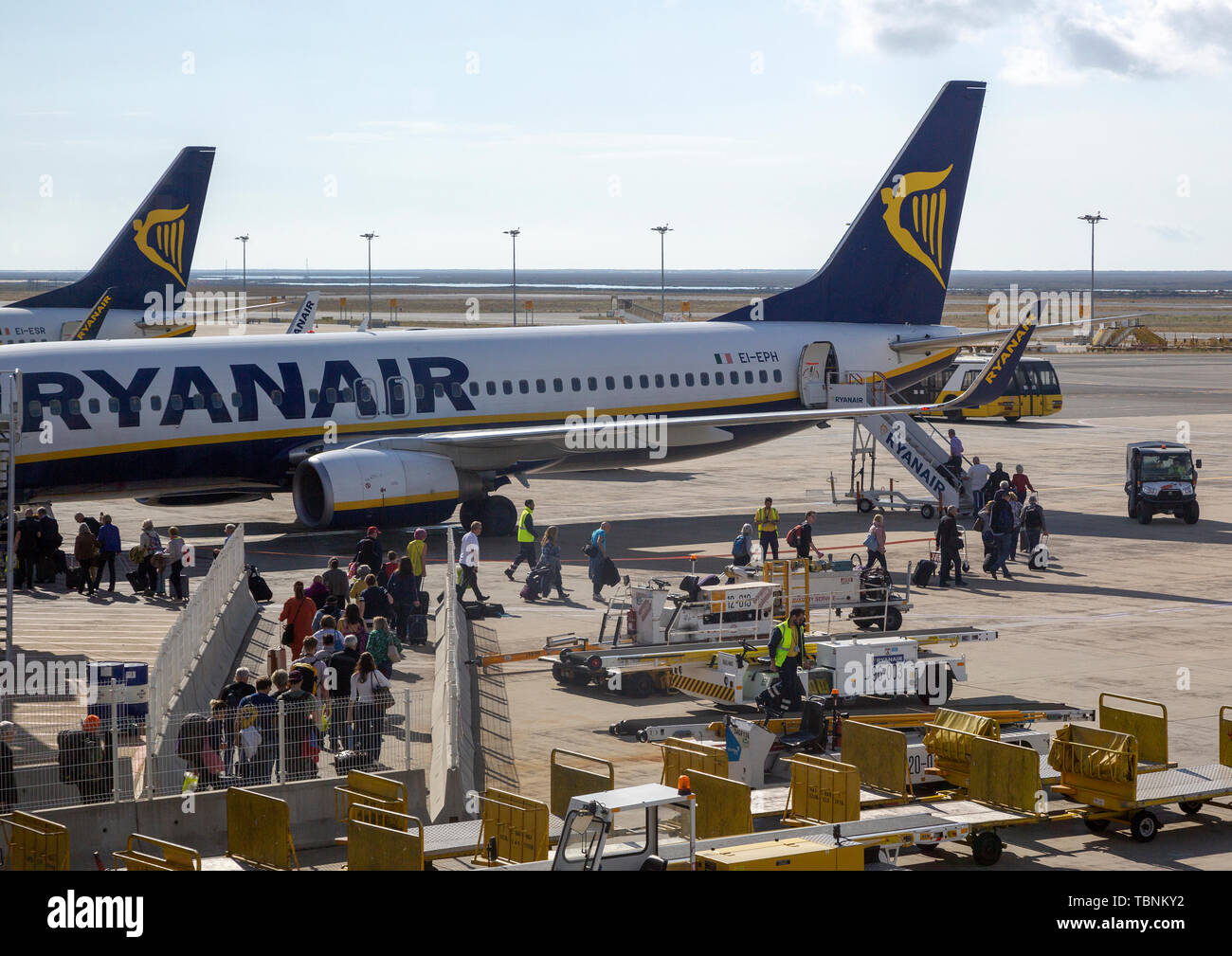 Faro airport portugal hi-res stock photography and images - Alamy