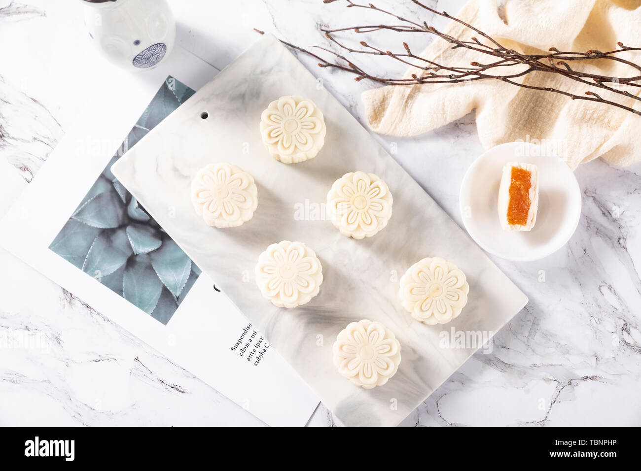 Moon cakes on the Mid-Autumn Festival Stock Photo - Alamy