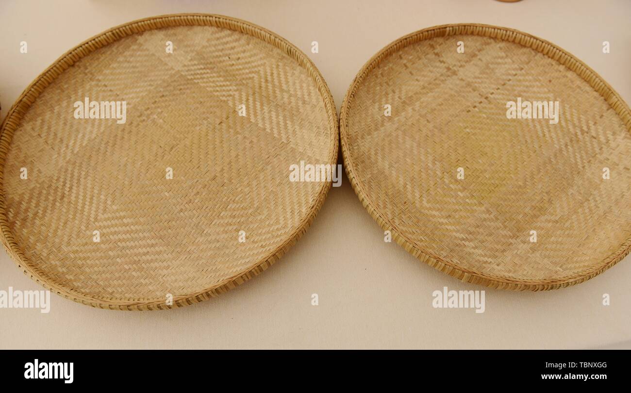 Dustpan bamboo weaving hi-res stock photography and images - Alamy