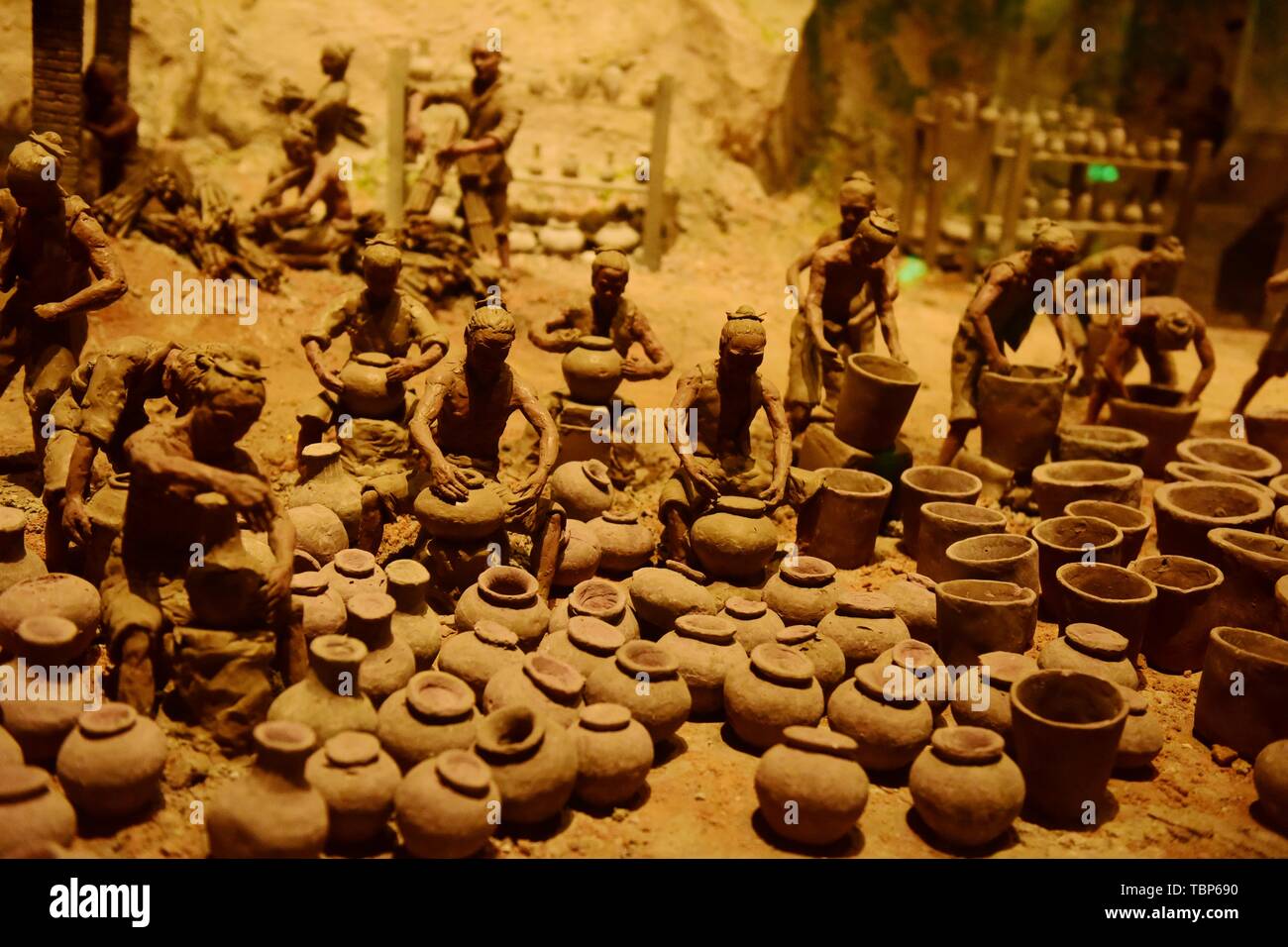 Pottery making sculpture museum hi-res stock photography and images - Alamy