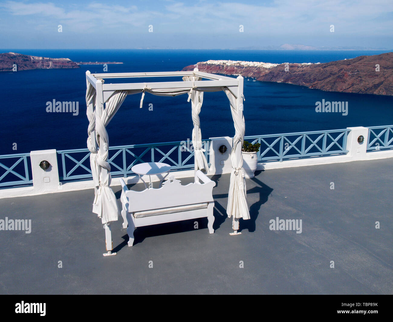 Santorini, Greece: Panorama of the caldera and numerous resorts Stock ...