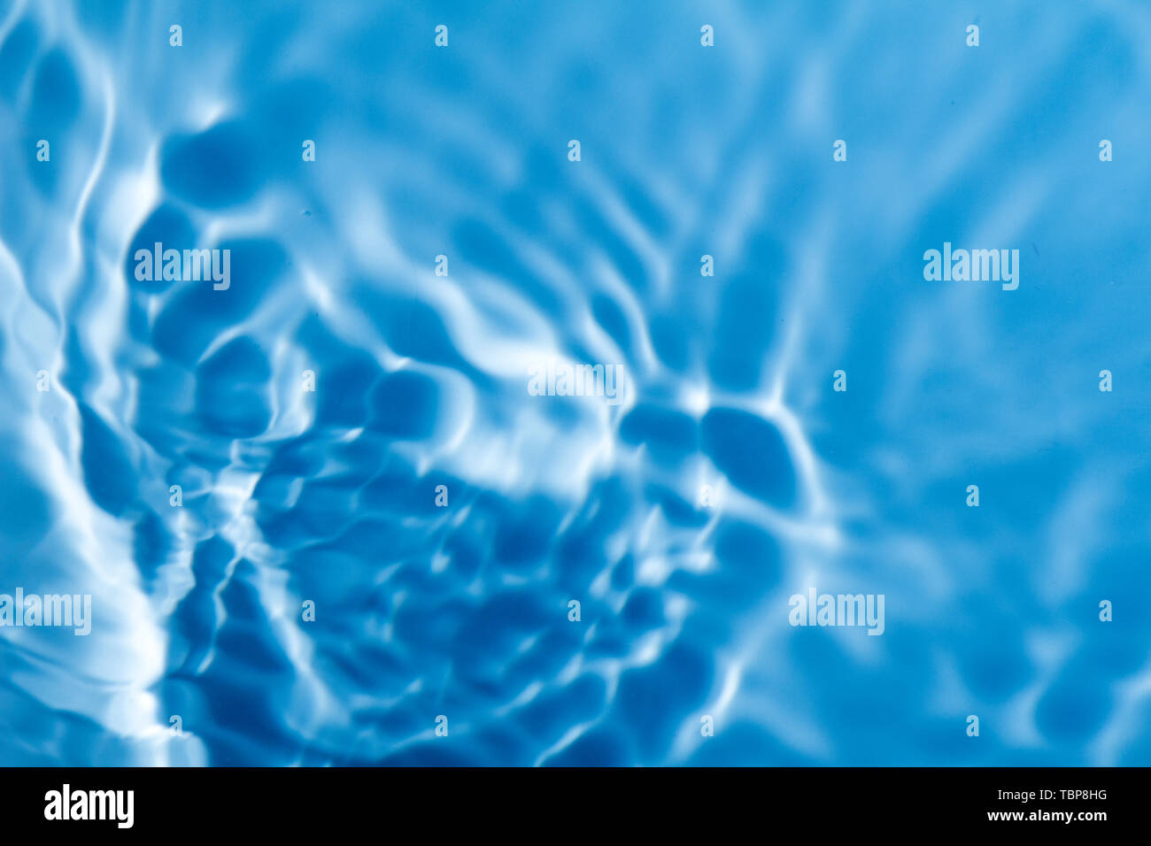 Crystal clear blue ocean splashes hi-res stock photography and images ...