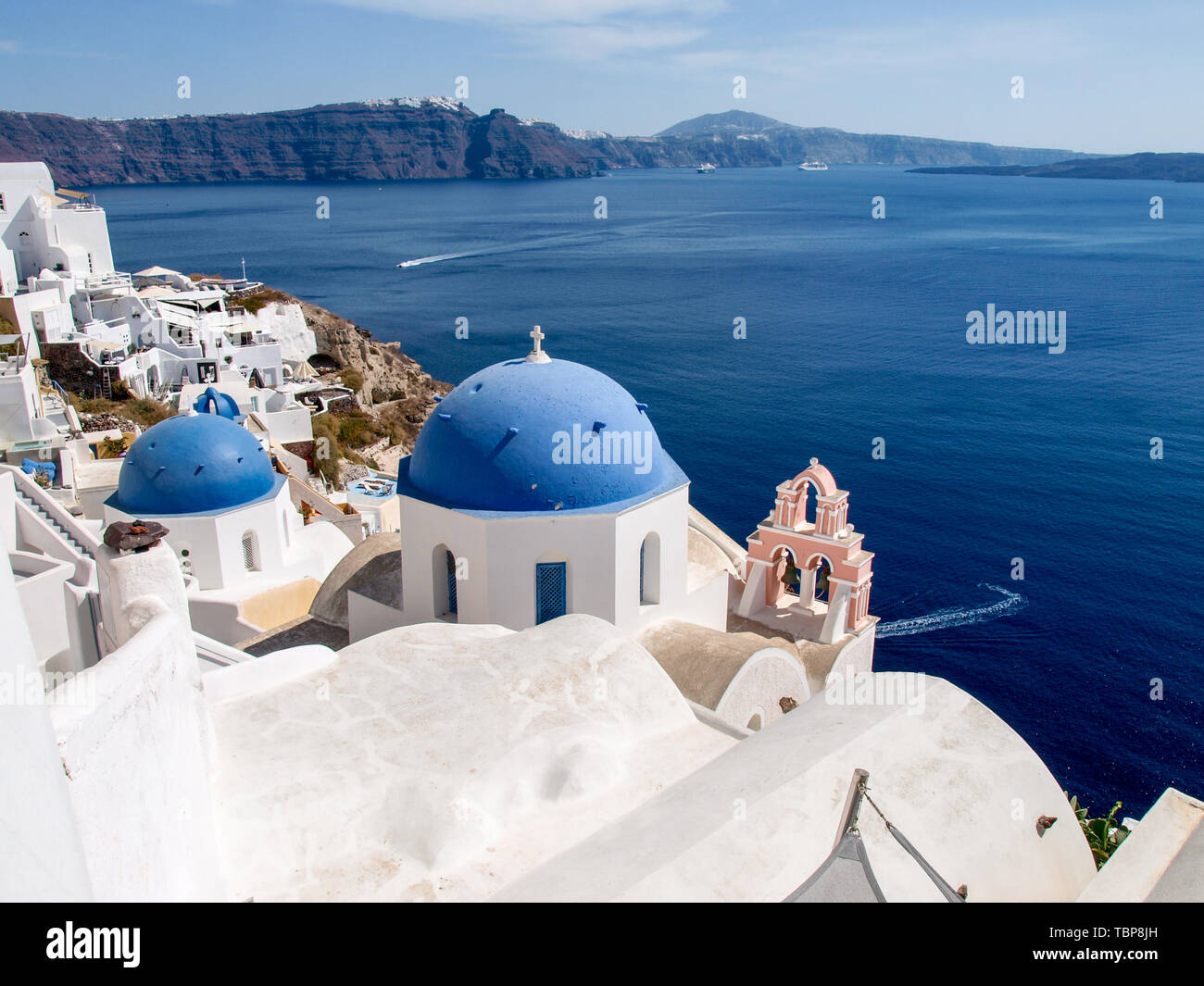 Santorini, Greece: Panorama of the caldera and numerous resorts Stock ...