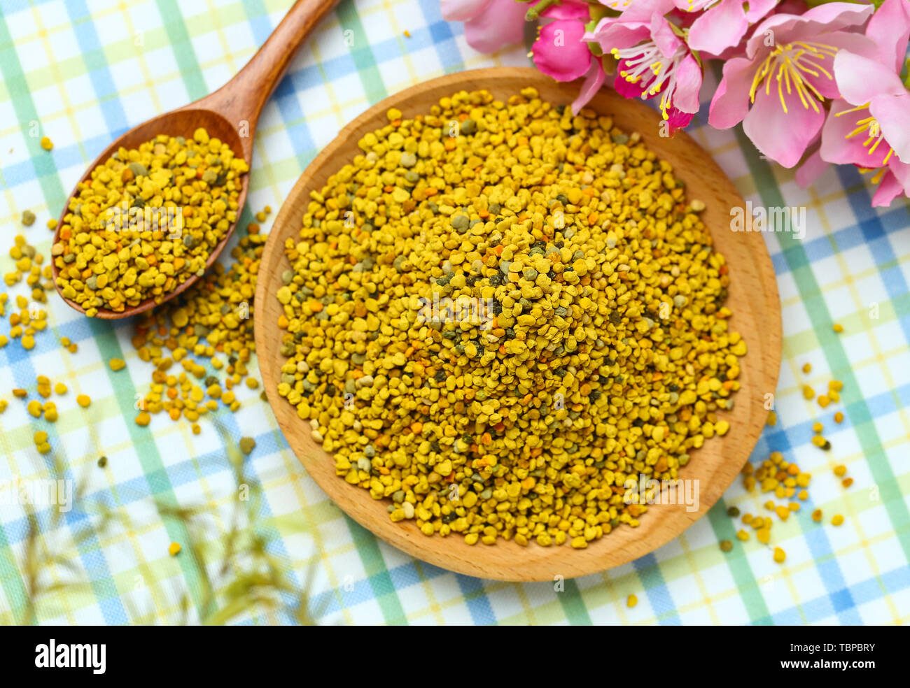 Pollen plate hi-res stock photography and images - Alamy