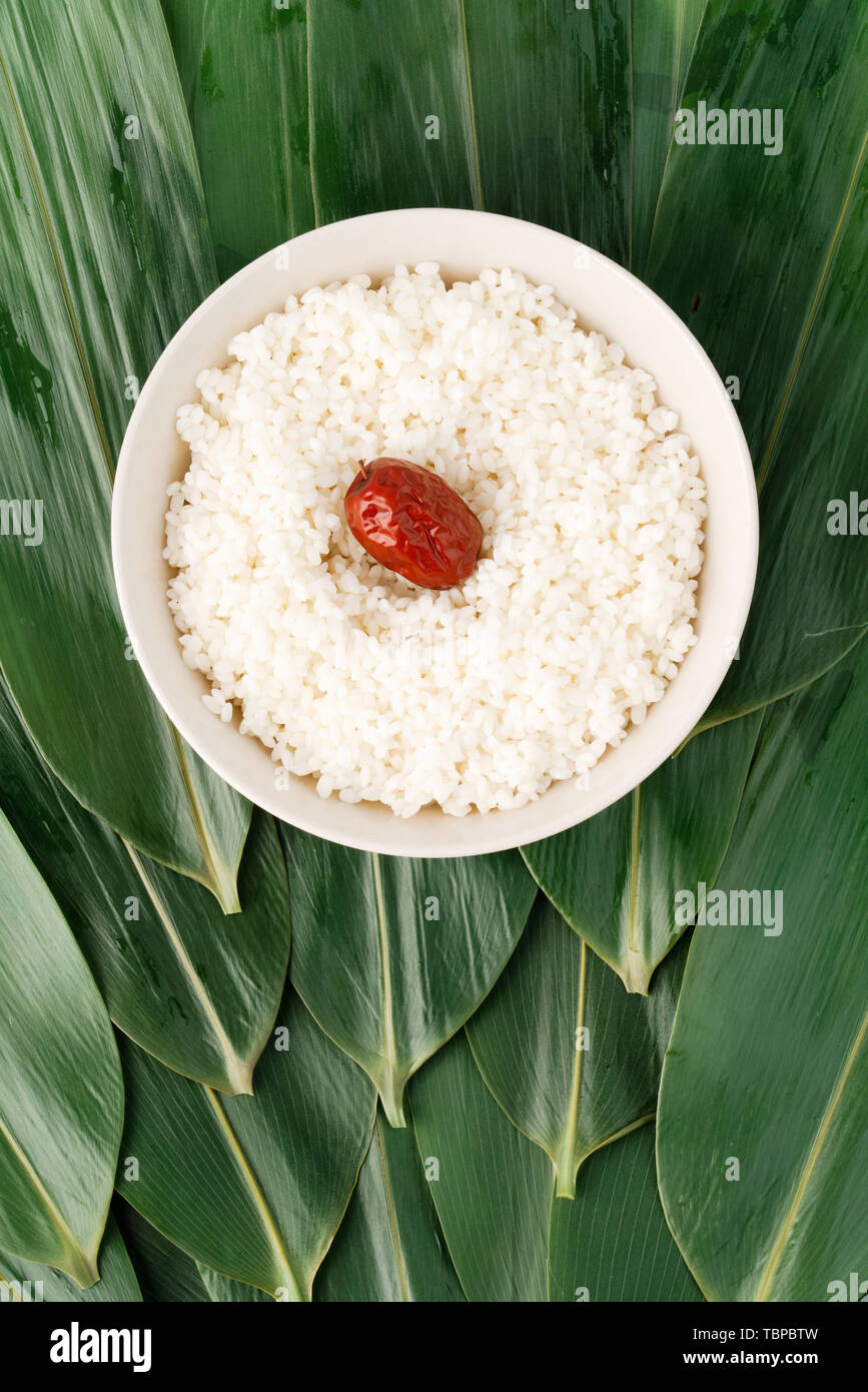 Dragon Boat Festival Zongzi Materials — — Fresh Zongzi leaves and ...