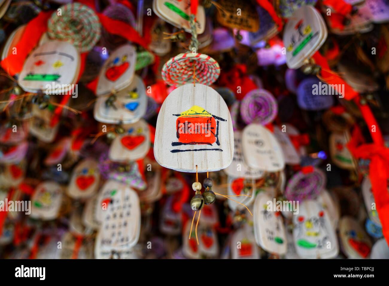 Street view of the ancient city of Lijiang Stock Photo - Alamy