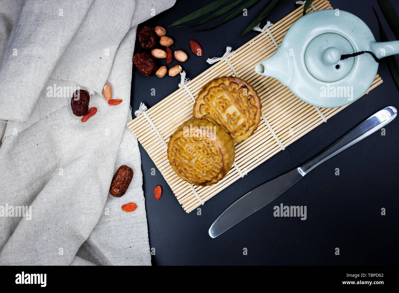 Chinese traditional cuisine Mid-Autumn Festival moon cake tea set Stock ...