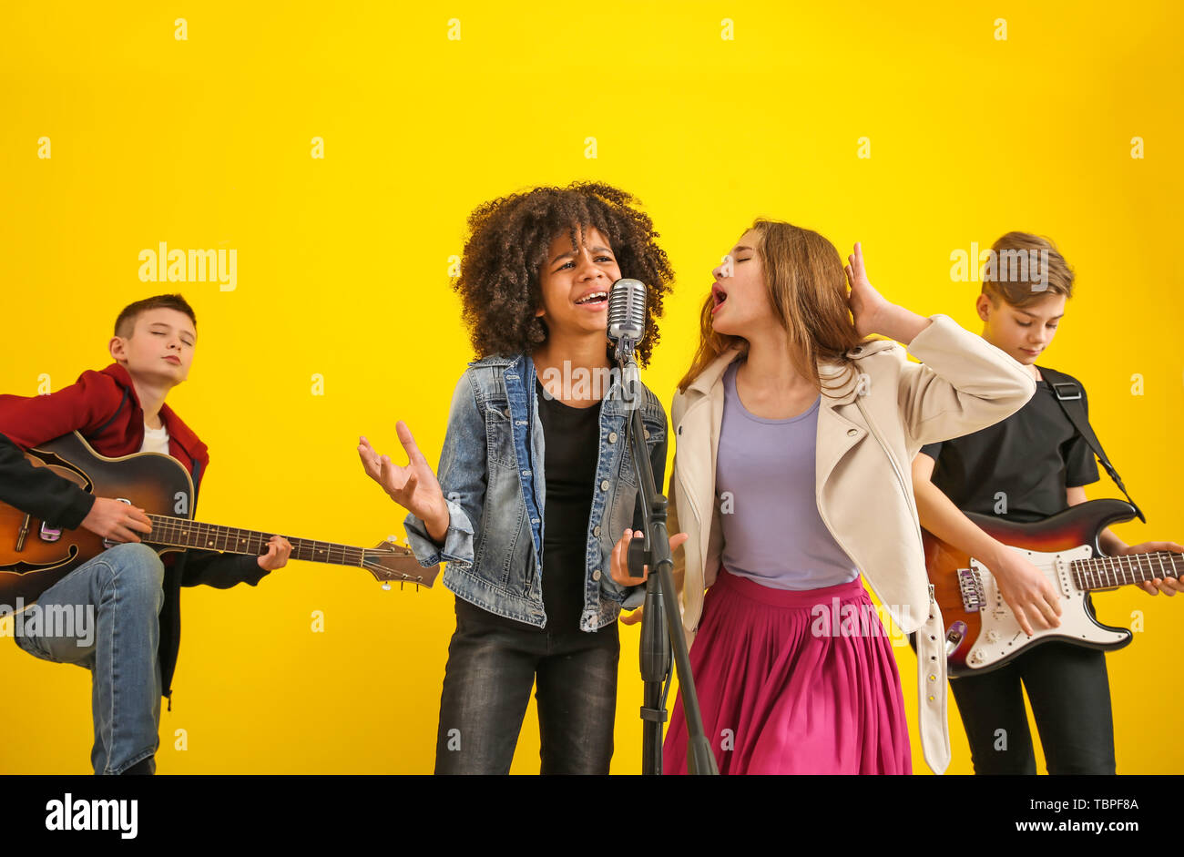 Afro teen girl guitar hi-res stock photography and images - Alamy