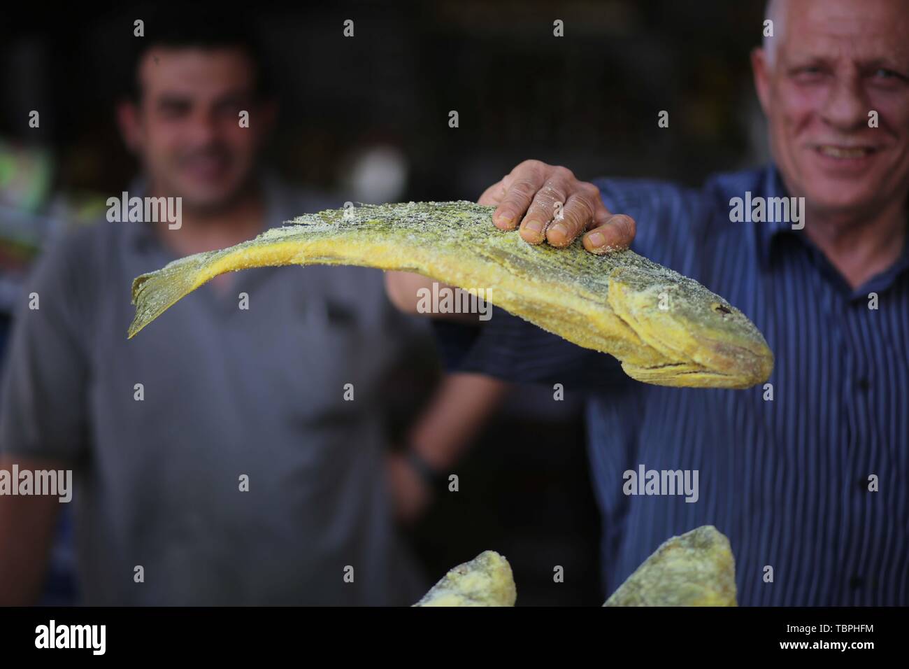 Gaza City, The Gaza Strip, Palestine. 2nd June, 2019. A Palestinian ...