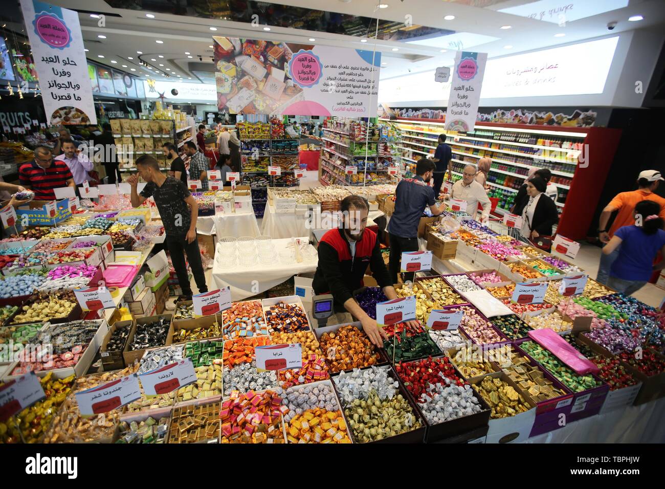 Gaza City, The Gaza Strip, Palestine. 29th May, 2019. A Palestinian ...